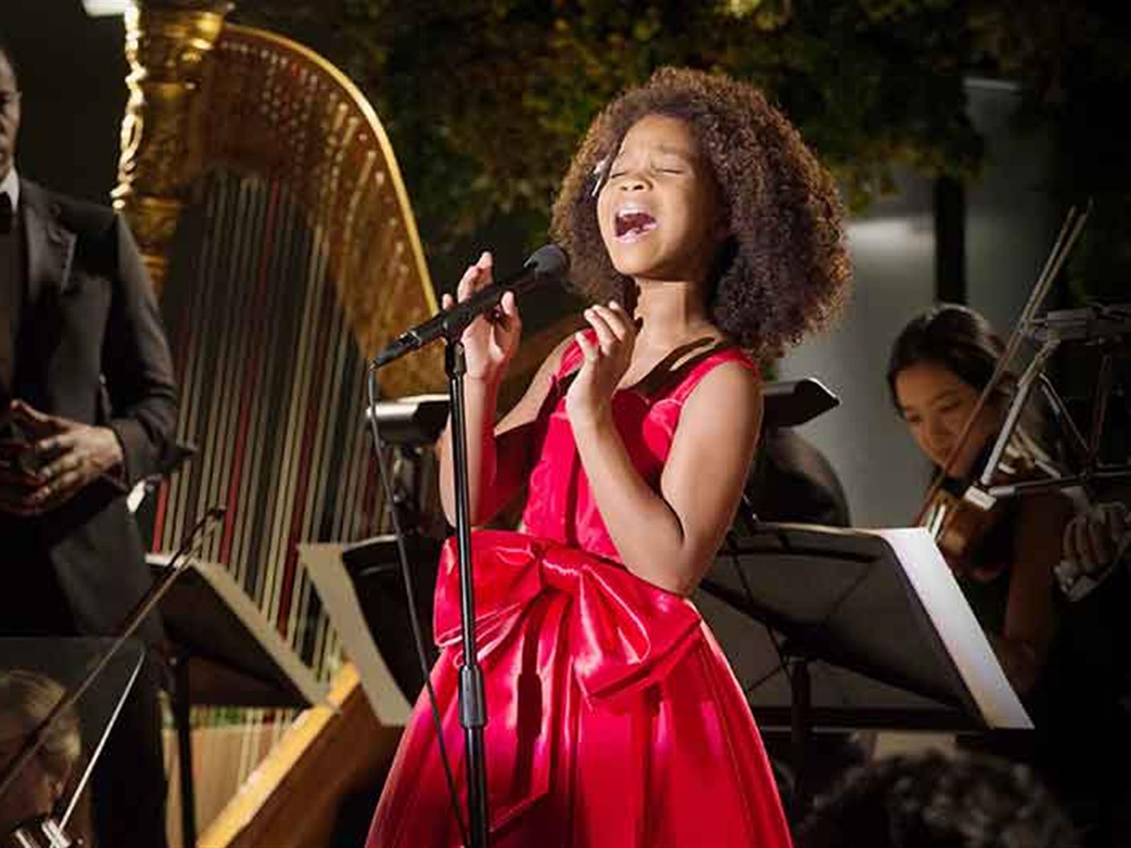 Annie (2014): Annie - Global Tomorrow Featurette - Fandango